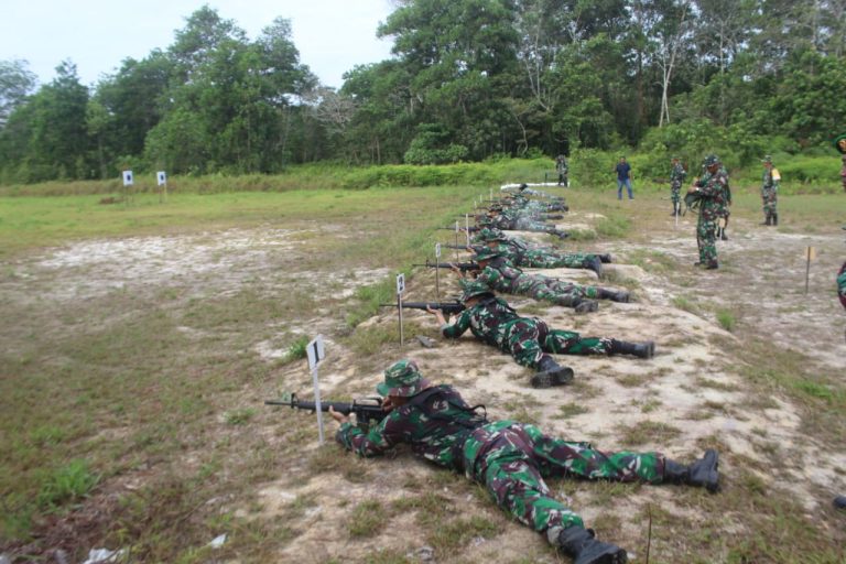 Kodim 1202 Singkawang Gelar Latihan Menembak Senjata Ringan ...
